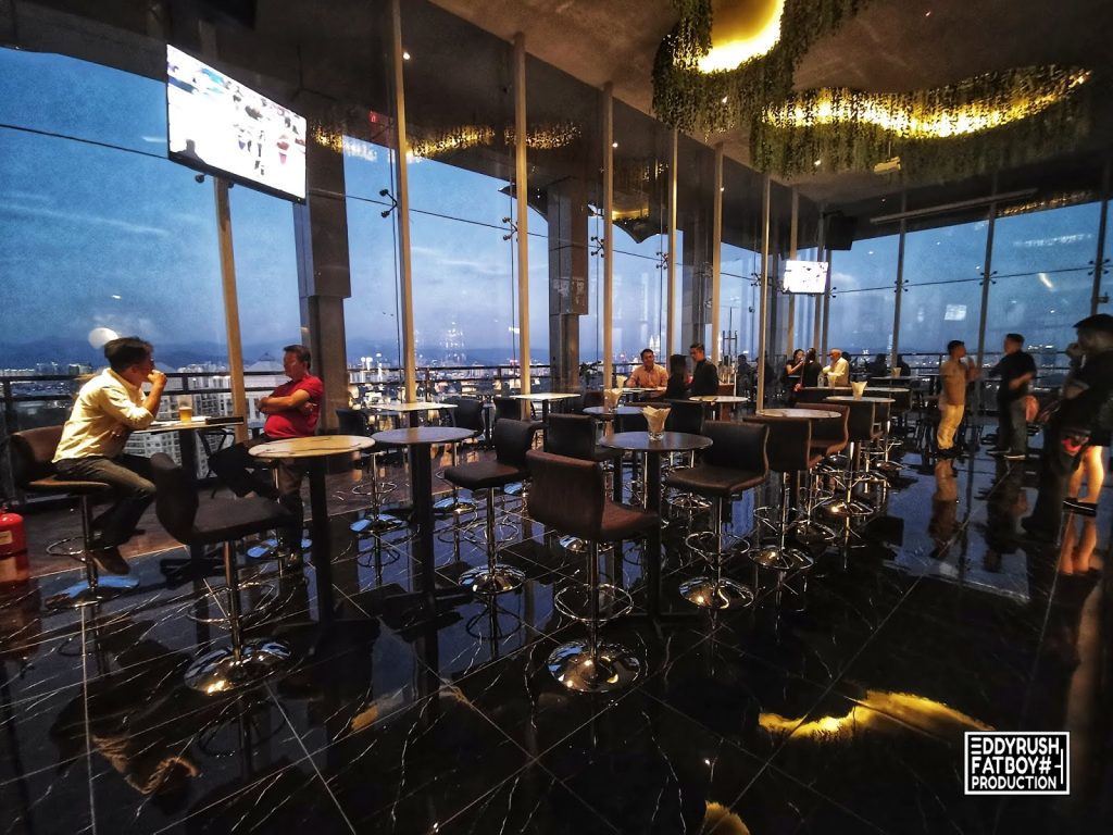 A restaurant with a view - Rotol Food-Chain